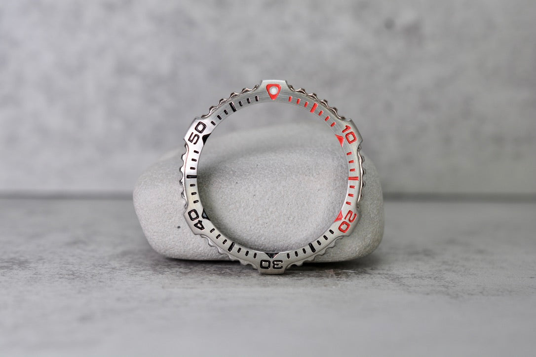 OEM Seiko SNKA63 Bezel - New – Secondhand Mods