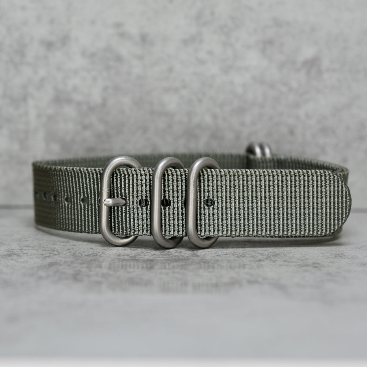 Grey Pass-Through Zulu Strap, 20mm - New – Secondhand Mods