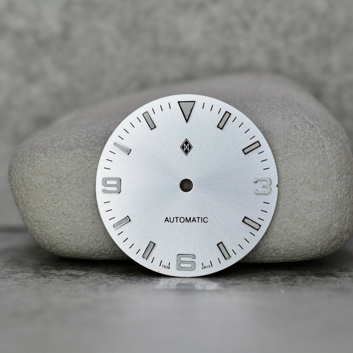 Dagaz Sunburst Silver Explorer Dial, 28.5mm – Secondhand Mods